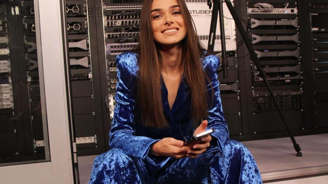 Vestea zilei în showbizul românesc. Theo Rose este însărcinată | Mamaplus